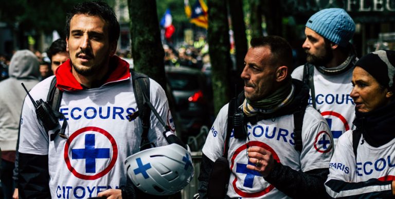 Secourisme : le rôle des street medics lors des rassemblements